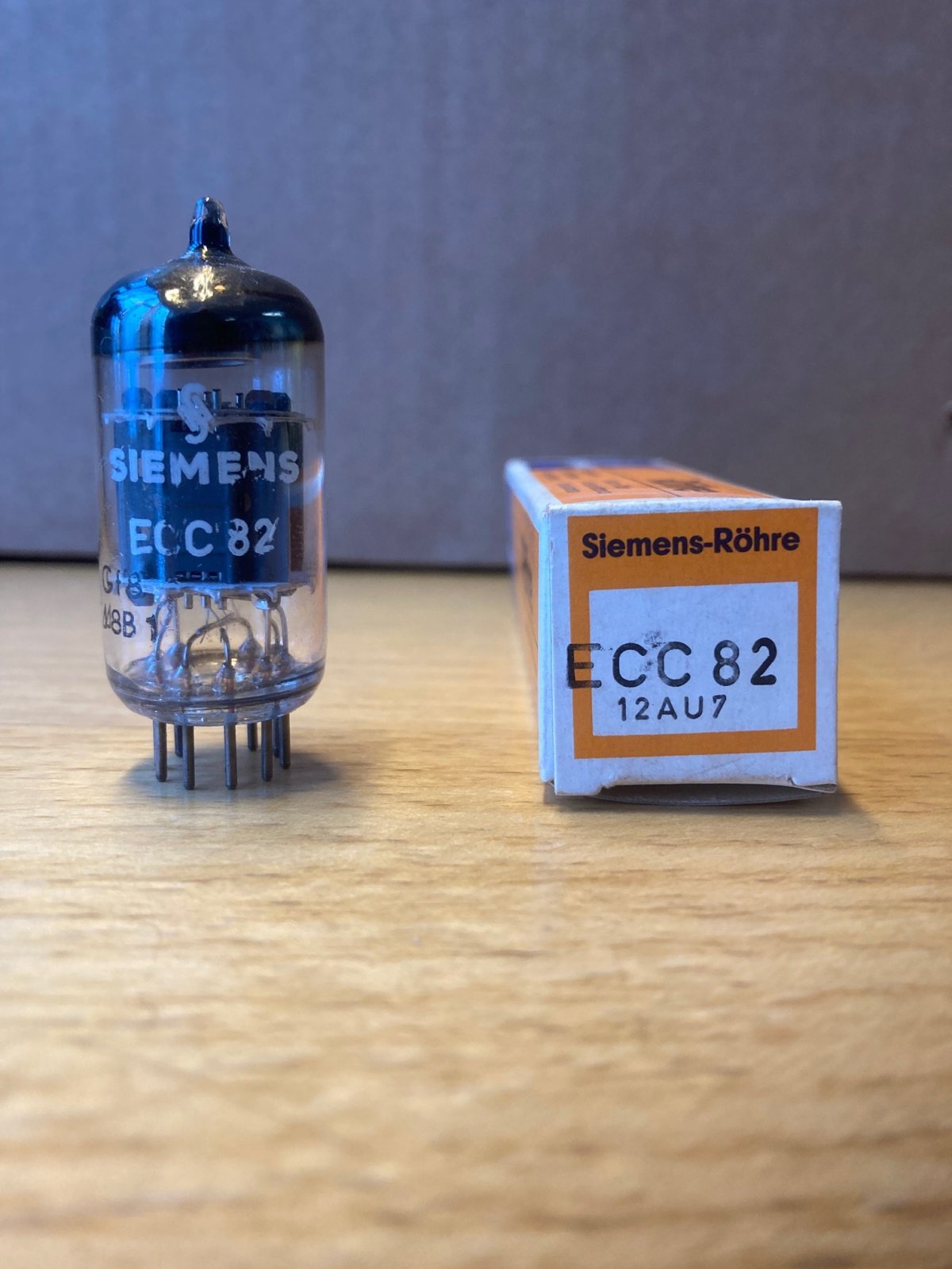 Dobbelt-Triode ECC82 12AT7 Siemens