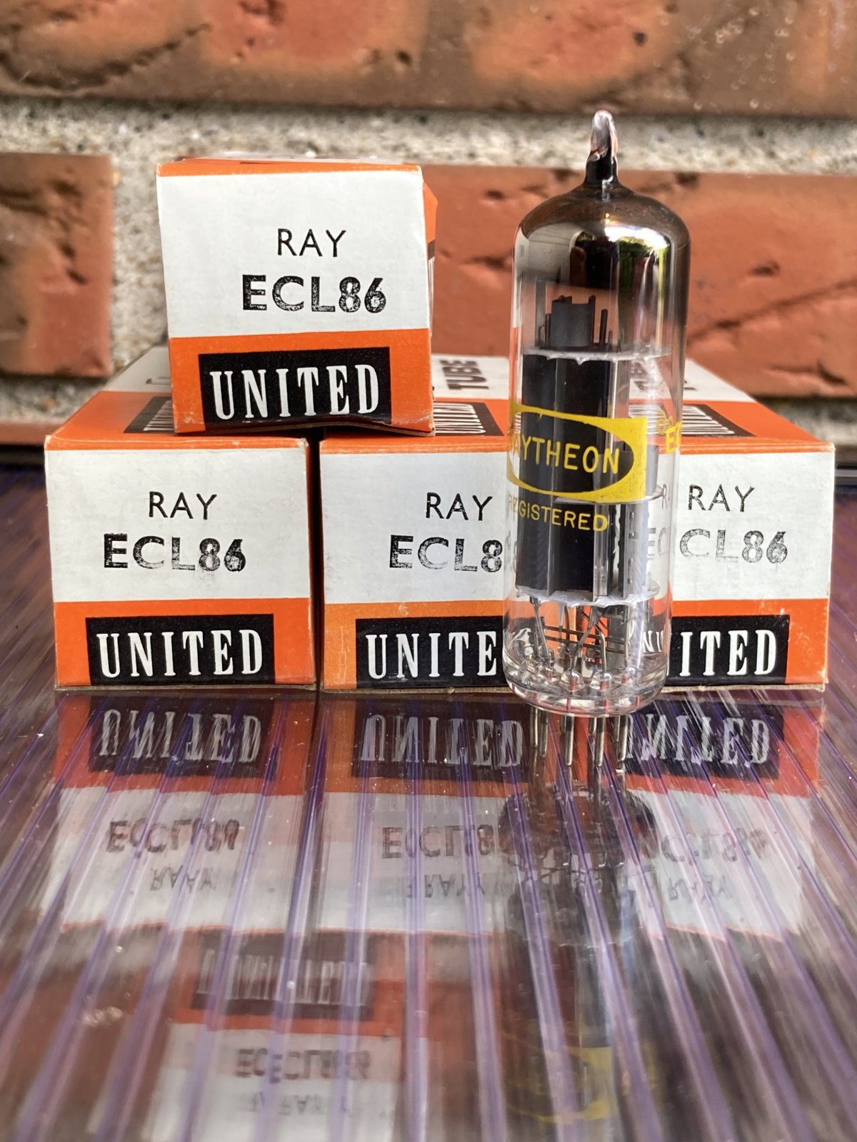 Triode-Pentode ECL86 Raytheon - E-rør - Bjarne Bak - Elektronik og beslægtede dele.....